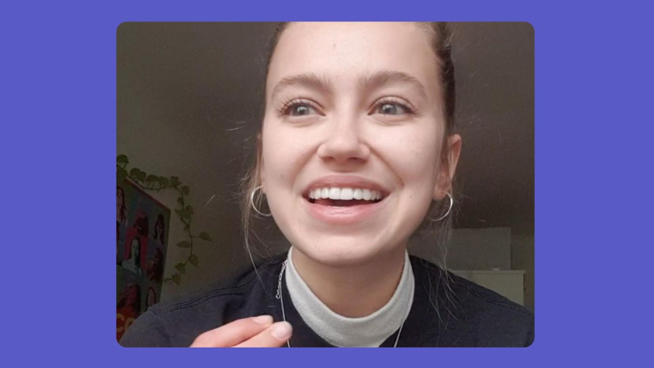 Alexandra Pfeifer aus „Into the Beat“ (Netflix) im Shelfie – Shelfd